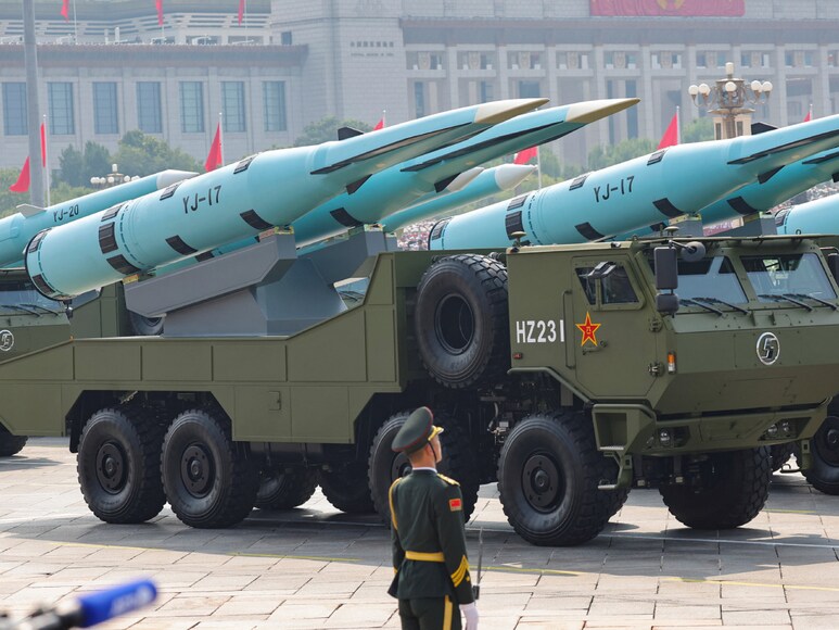 China Military Parade Weapon: china military parade xi jinping putin kim jong un china new ...