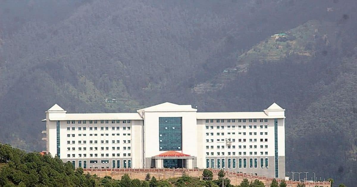 Shimla Rare Surgery Case: 15 साल से गले में फंसा था सिक्का, 'धरती के भगवान' भी देखकर रह गए हैरान ...