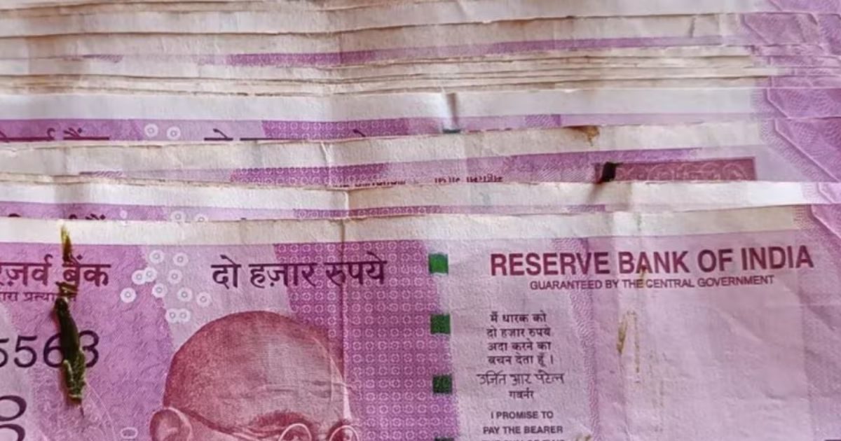 Diwali Cleaning Surprise Viral Post| Viral Photo Old DTH Box 2000 rs ...