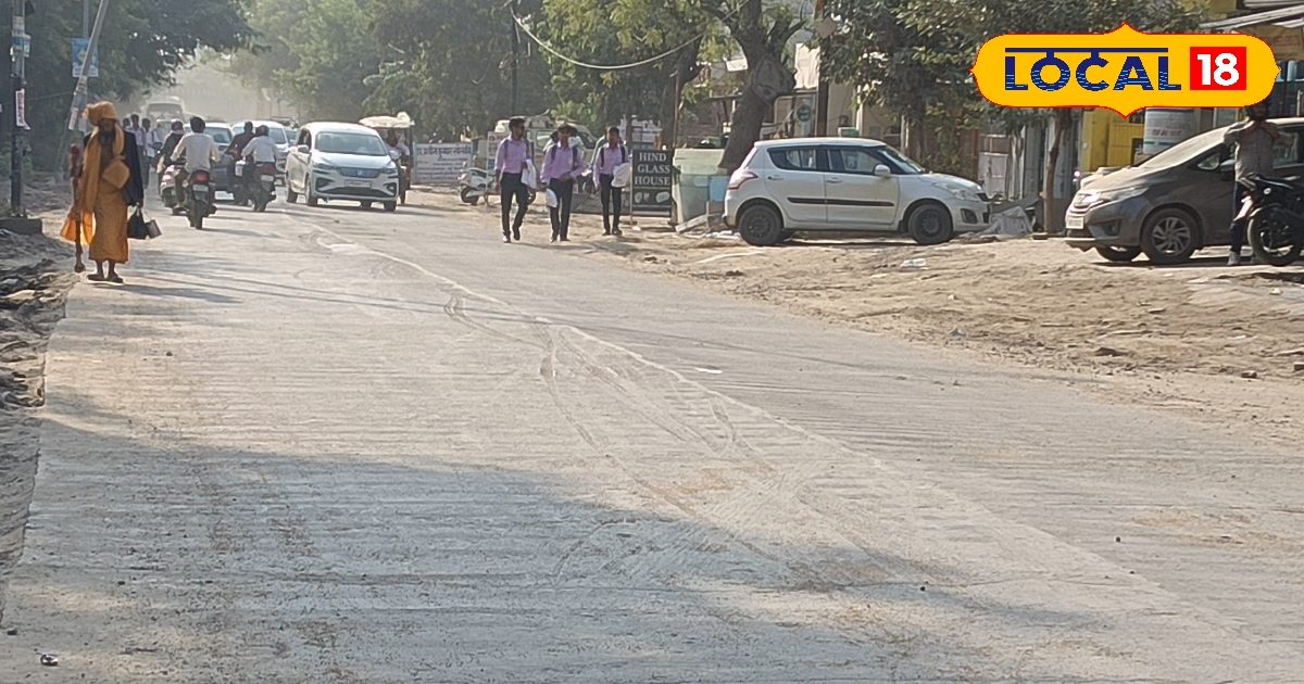 Maholi Road cemented road did not last even a month, became a victim of ...