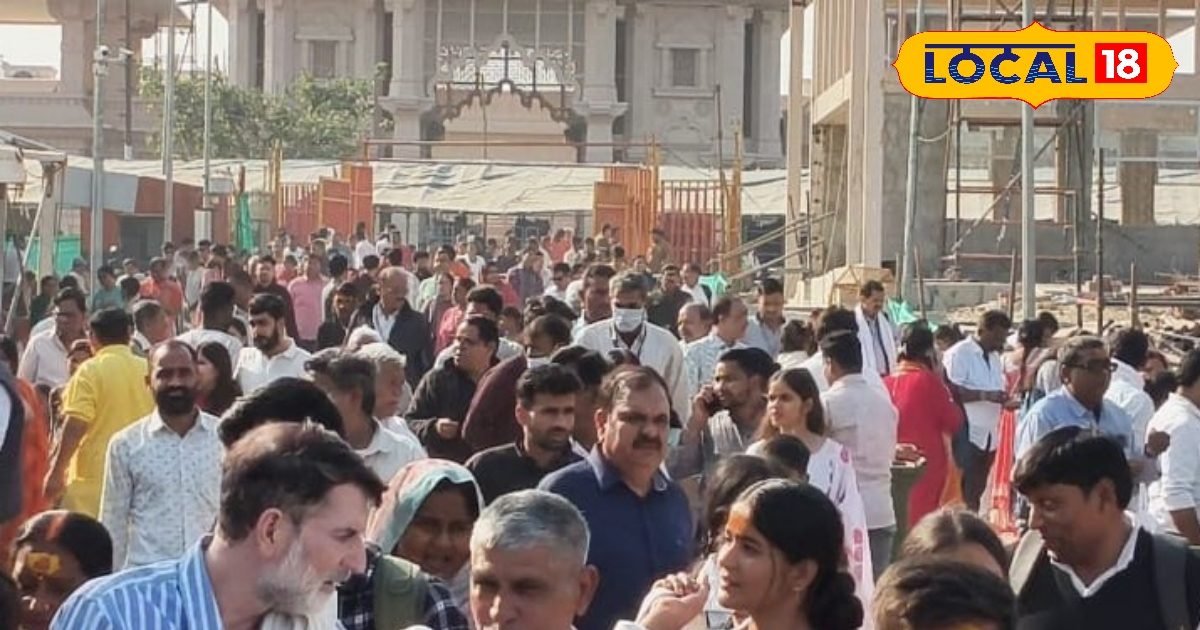A divine atmosphere prevailed in Ramnagari; a huge crowd was seen ...