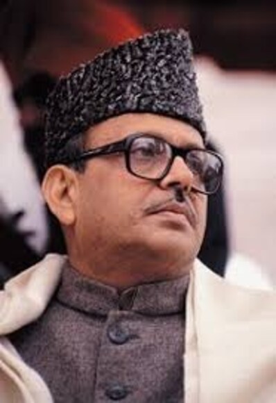 VP Singh Death Anniversary | VP Singh Information- राजीव गांधी को सत्ता ...