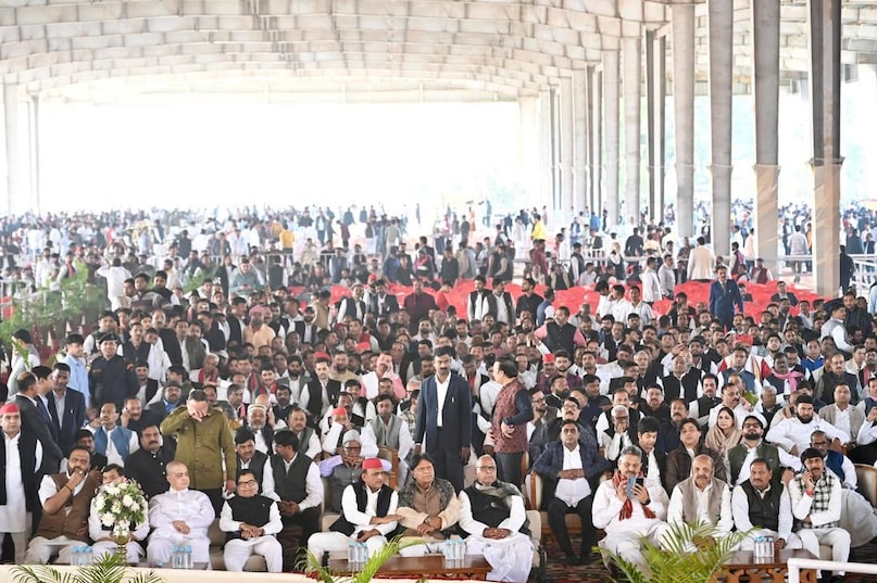 akhilesh yadav cousin aryans wedding| aryan yadav wedding| who is aryan ...