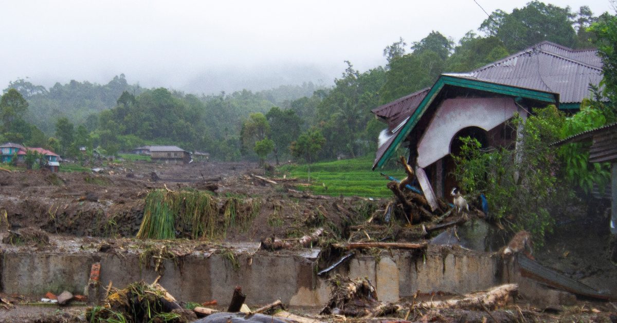 Indonesia Earthquake and Flash Floods: 29 Dead Thousands Displaced ...
