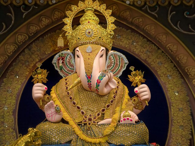 Aaj Ka Dhanu Rashifal: आंख मूंदकर ना करें भरोसा, उठाना पड़ सकता है बड़ा नुकसान, कन्या पूजन से ...