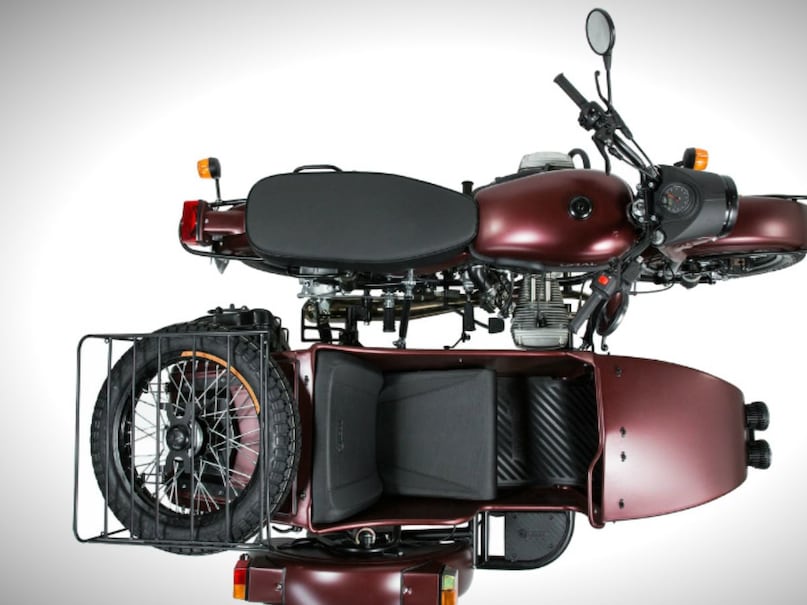 जय-वीरू की वो बाइक जो दोस्ती सिखाती है दोस्ती...50 साल पुरानी ये गाड़ी गोवा में बिखेर रही है ...