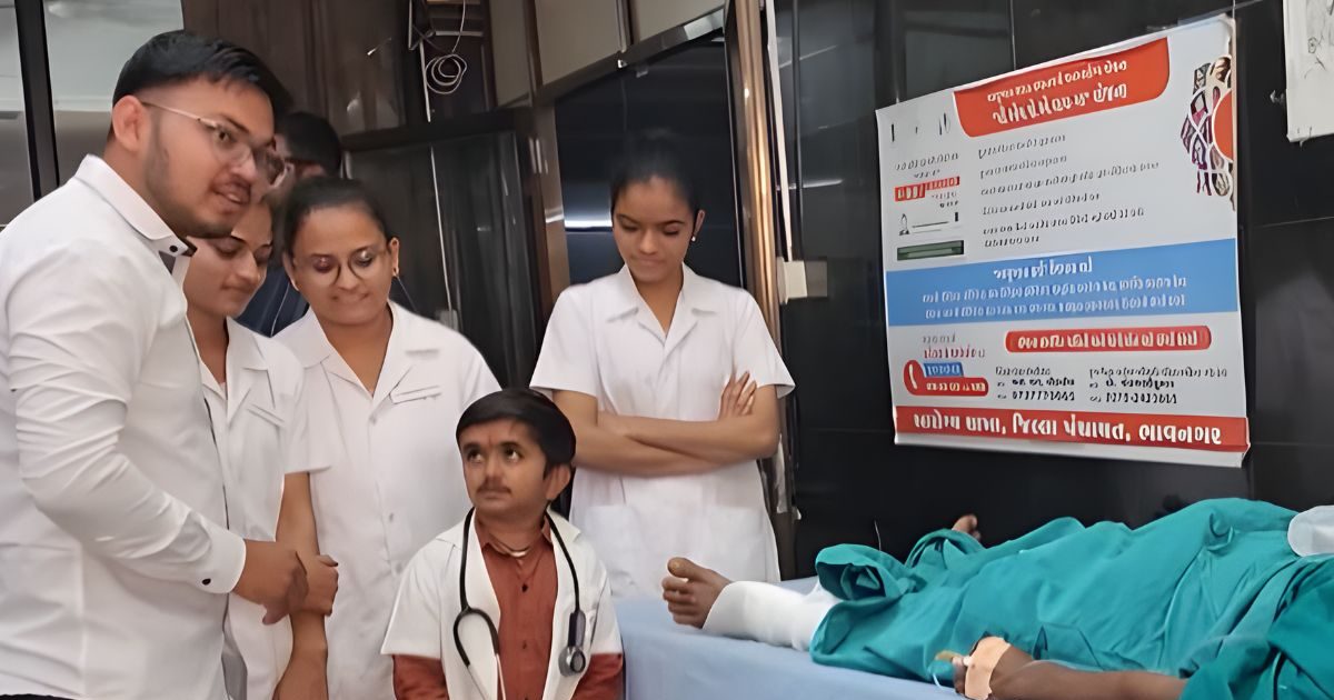 3 Feet Tall Doctor | Dr Ganesh Baraiya | Success Story | 3 फीट के डॉक्टर गणेश बरैया, जिन्हें 5 ...