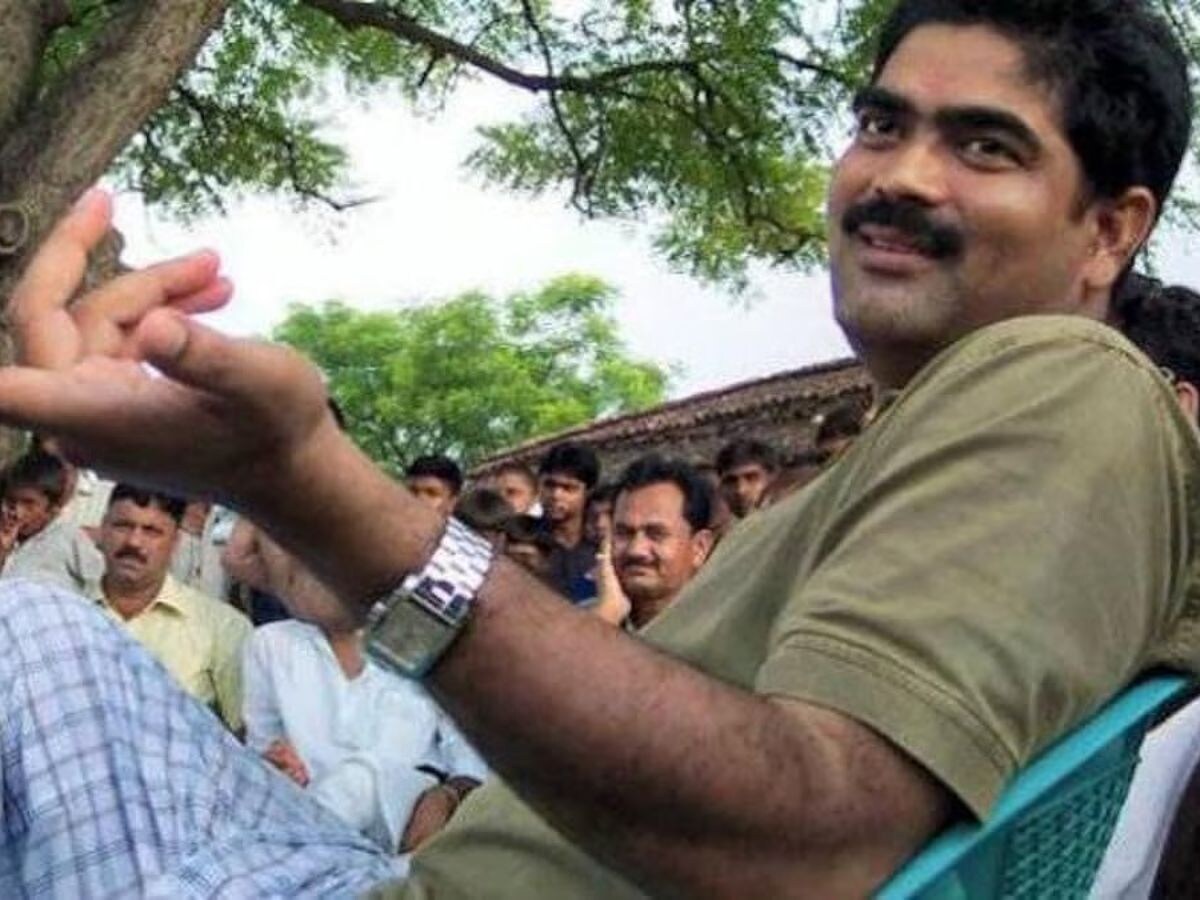 ड्राइवर नीचे ना खींचा होता तो ढेर हो जाते IPS बच्चू मीणा..., शहाबुद्दीन का दौर याद कर डबडबा गई ...