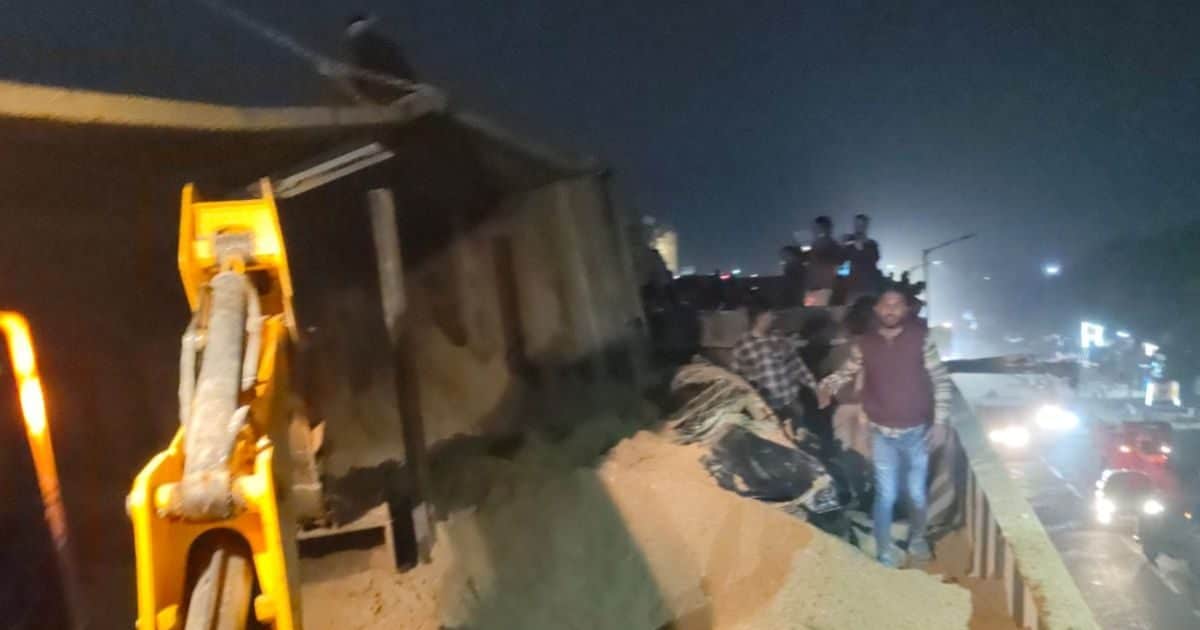 बूंदी सड़क हादसा | Bundi Road Accident | Dumper Crushes Car on NH-52