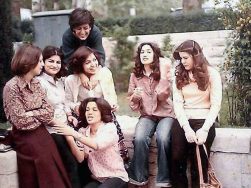 Iran Then and Now | Iran Protest- पहलवी के राज में बिना हिजाब के घूमती ...