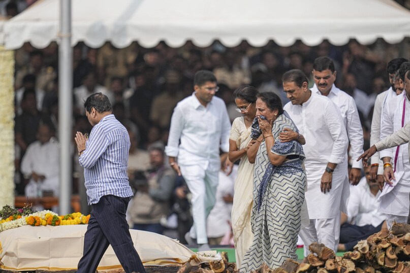 बहन हो तो ऐसी, अजित दादा के जाने का पिया आंसुओं का घूंट, भाभी का नहीं ...
