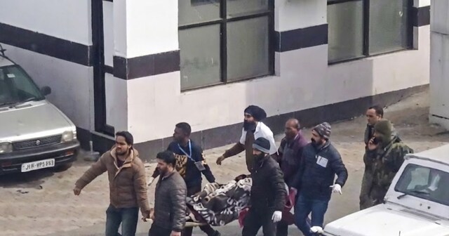 Doda Army Convoy Accident Latest Update: 8 जवानों की हालत गंभीर, मल् ...