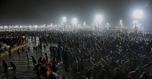 Magh Mela 2026 : हर-हर गंगे के जयघोष के बीच प्रयागराज में उमड़ा आस्था ...