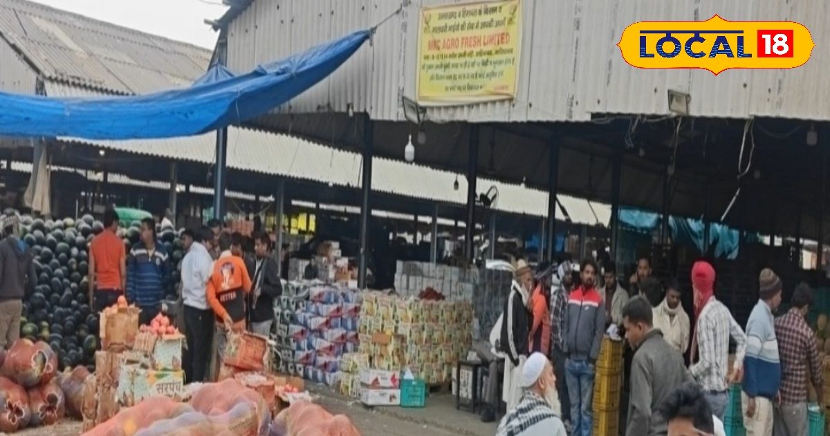 रमजान शुरू होते ही फलों के दाम आसमान पर, मंडी में उमड़ी भीड़, जानिए कौन ...