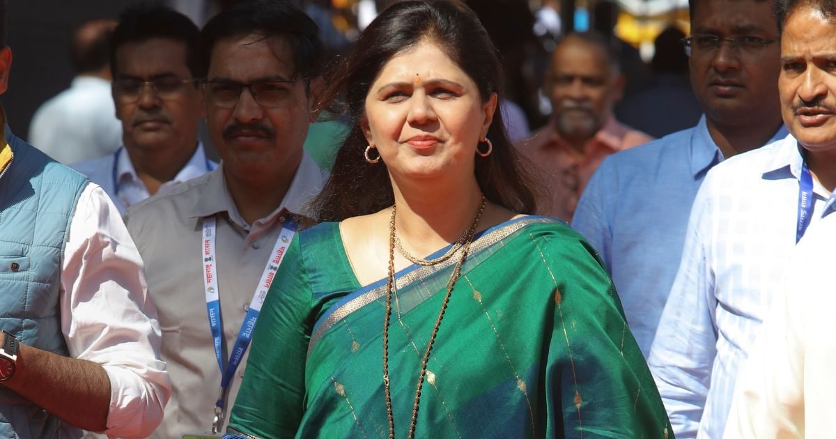 Maharashtra IAS Suspended: पंकजा मुंडे मीटिंग विवाद: IAS अधिकारी एम ...