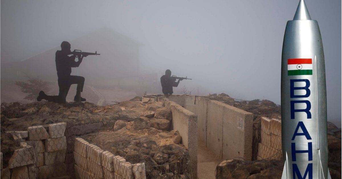 ब्रह्मोस की मार का डर, झट से पापा की गोद में जा बैठा पाकिस्‍तान ...