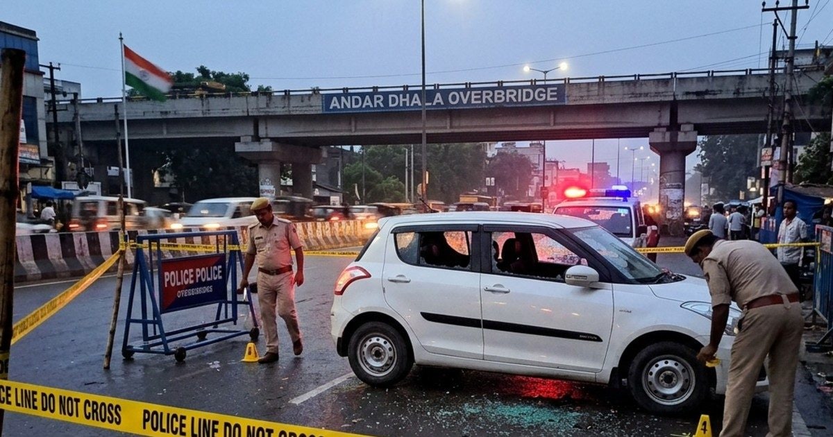 siwan crime news firing on bjp leader relative son killed father critical