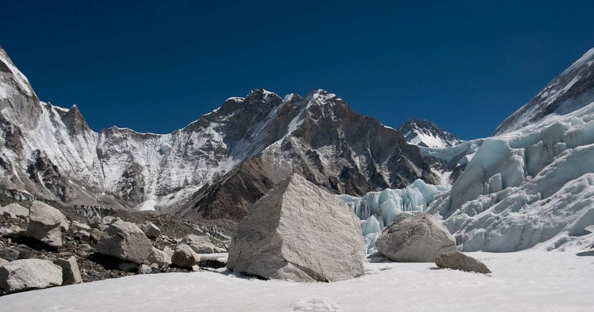 क्यों पिघलते जा रहे हिमालय के ग्लेशियर? बर्फबारी में भी रिकॉर्ड गिरावट ...