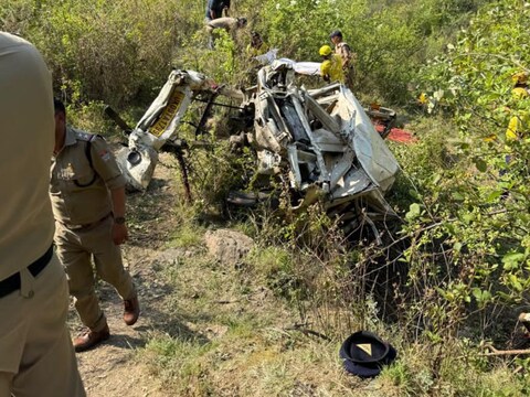 टिहरी की खाई में कार गिरने से 8 की मौत...उत्तराखंड से यूपी तक, 24 घंटे ...