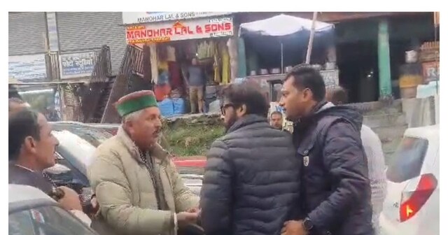 शिमला में पर्यटकों की गुंडागर्दी, पिस्तौल जैसी वस्तु दिखाकर स्थानीय ...