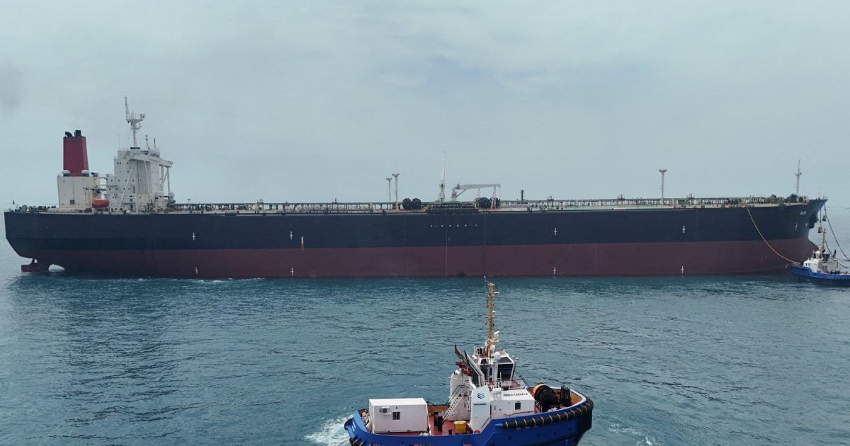 Somalia Pirates Hijack Ship: Hormuz Latest News | Somali Ship Hijacking ...