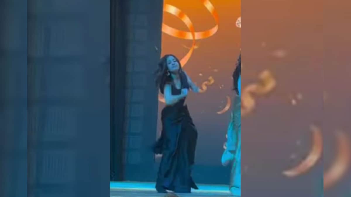 फेयरवेल फंक्शन में लड़की ने 'Sadi Gali' पर किया गजब का डांस, स्टूडेंट्स ...
