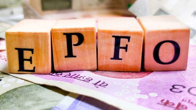 क्या आपके पास भी हैं कई EPF अकाउंट? घर बैठे मिनटों में करें मर्ज, जानिए ...