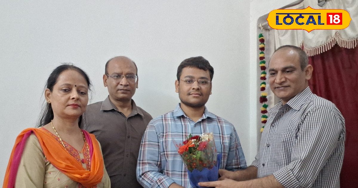 पिता के निधन के बाद भी नहीं टूटा हौसला, मिर्जापुर के अभिरुप वर्मा ने ...