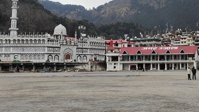 नैनीताल हाईकोर्ट से उत्तराखंड सरकार को झटका, DSA ग्राउंड पर पढ़ी जाएगी नमाज