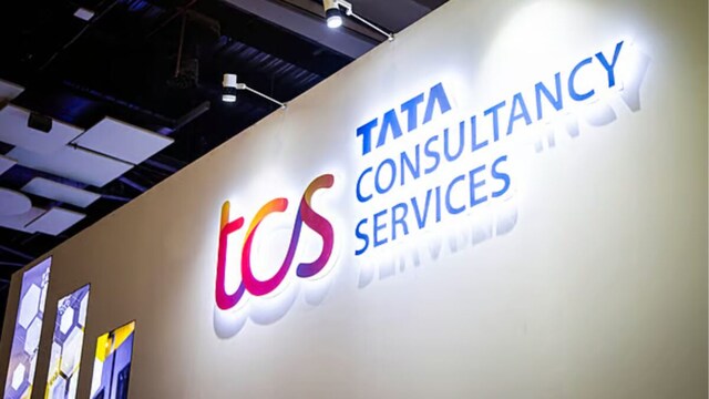TCS के शेयरों में आज क्यों आई 9 प्रतिशत की बड़ी गिरावट? याद आ गया ...