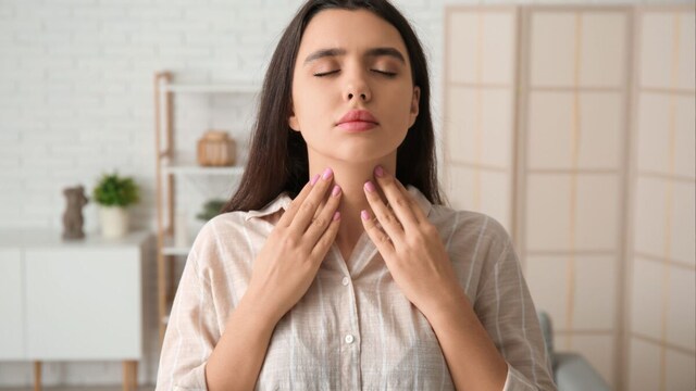 थायराइड में क्यों बढ़ने लगता है वजन? वेट कंट्रोल करने के लिए क्या करें ...