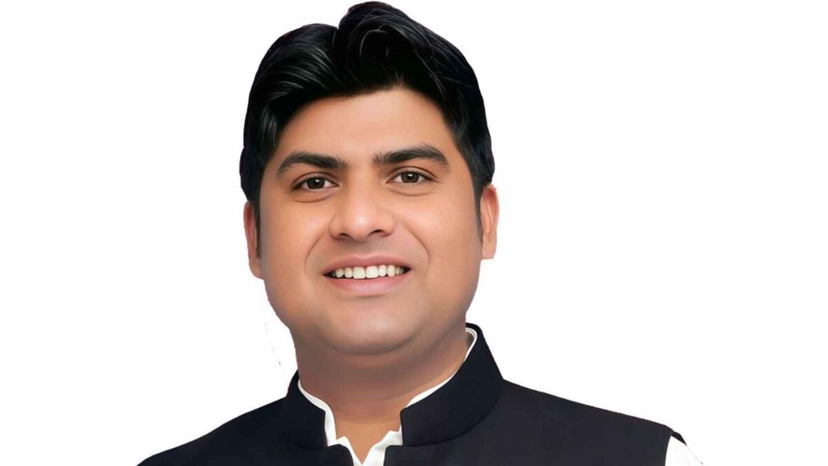 Mission 2027: आजमगढ़ में सपा ने झोंकी ताकत, दिनेश यादव की अगुवाई में ...