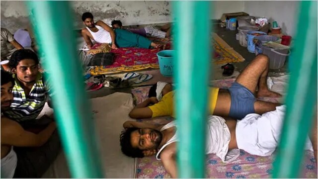 जेल से कैदी ने अपलोड की रील, दिखाई सलाखों के पीछे कैदियों की लाइफ ...