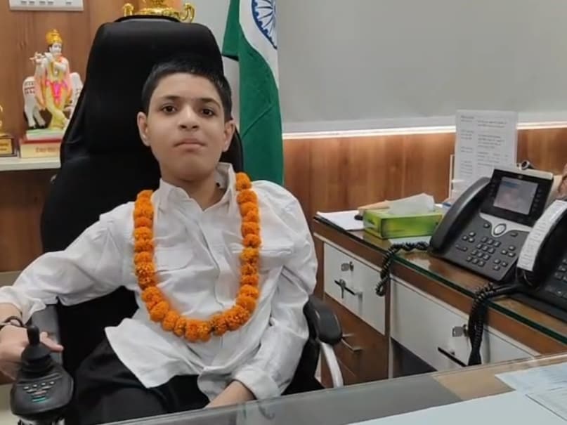 शरीर ने साथ छोड़ा, हौसलों ने नहीं; 15 साल के गर्वित ने एक दिन के लिए ...