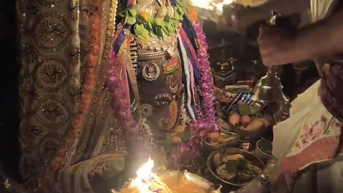 Mahakal Bhasma Aarti Live: महाकाल की भस्म आरती के दिव्य दर्शन, श्री ...