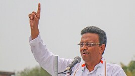 IIT बाबा कानों में लगाया हेडफोन, प्राइवेट कमरे में करने लगे 'तांडव' और ...