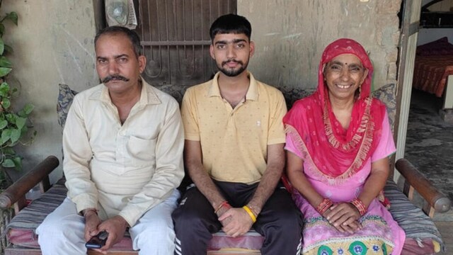 ई-रिक्शा चलाने वाले के बेटे ने JEE Advanced में किया कमाल, बनने जा रहे ...