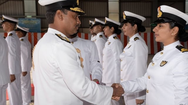 Indian Navy Recruitment: 12वीं बाद इंडियन नेवी में ऑफ‍िसर बनने का मौका ...