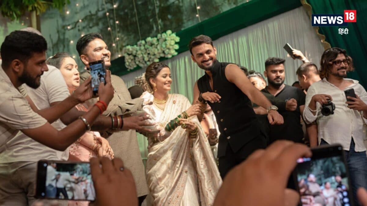 क्रिकेटर आकाशदीप का धूमधाम से हुआ तिलक, गेंदबाज ने भोजपुरी गाने पर जमकर ...