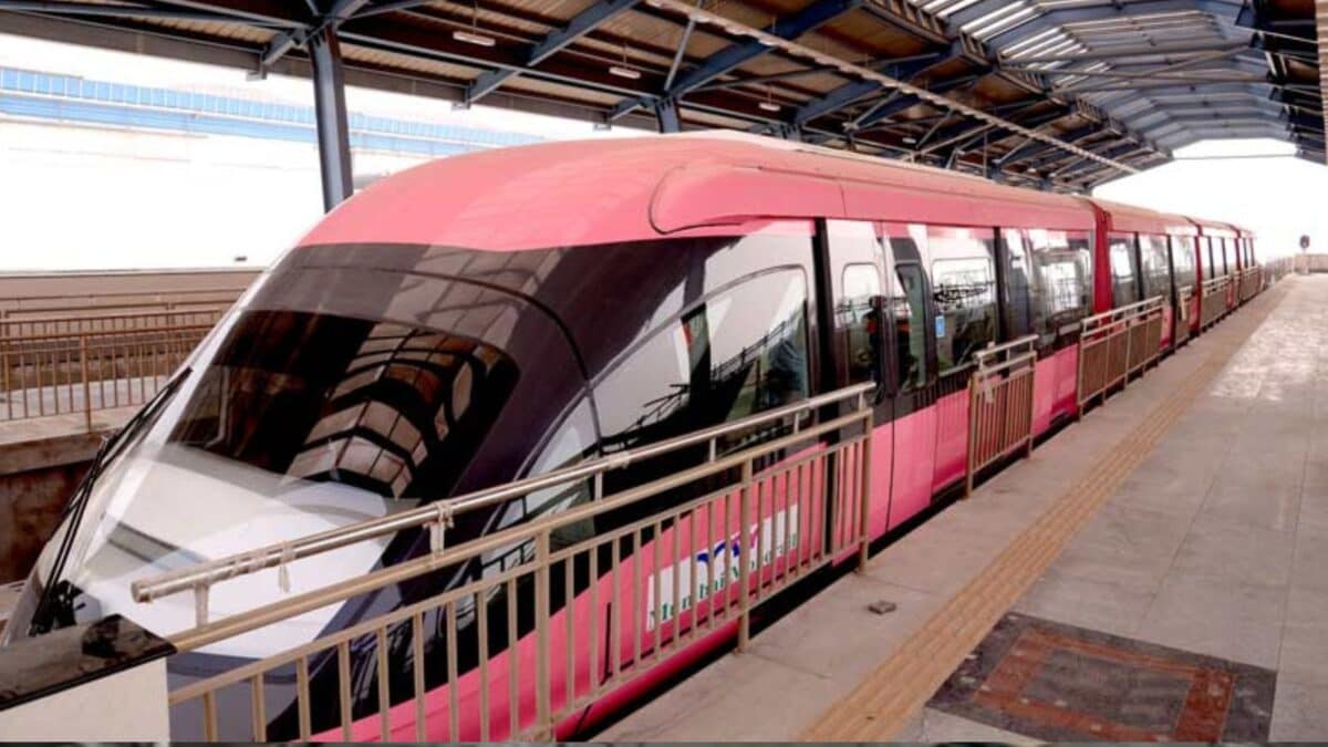 Mumbai traffic projects | Mumbai monorail restart | Mumbai Metro Line ...