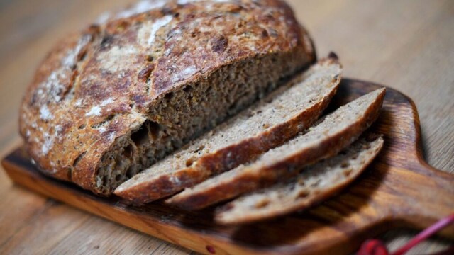 Bread by Mumy Yeast: Scientist Baked Weird Bread| वैज्ञानिकों ने 5300 ...