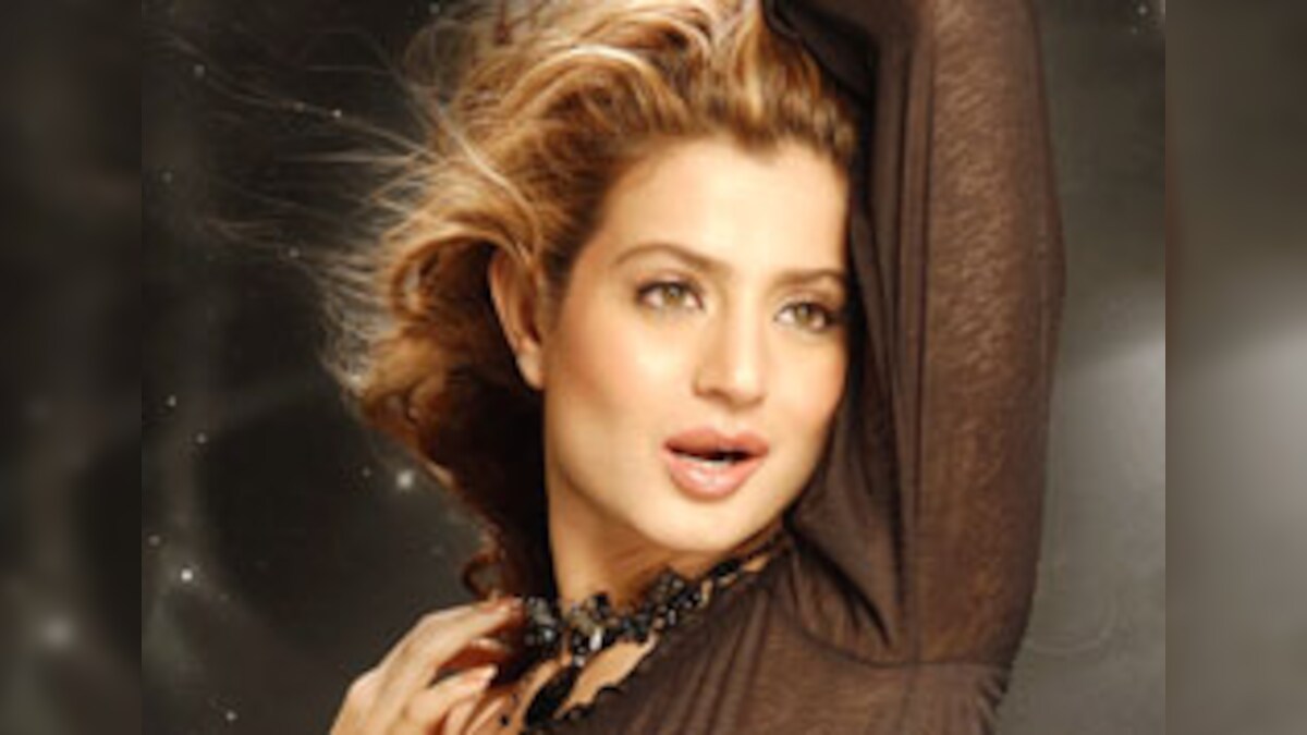 Amisha likes unglamorous roles - News18