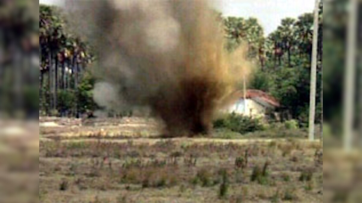 SL resumes air attacks against LTTE - News18