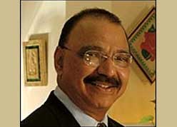 RS member, hotelier Lalit Suri dead - News18