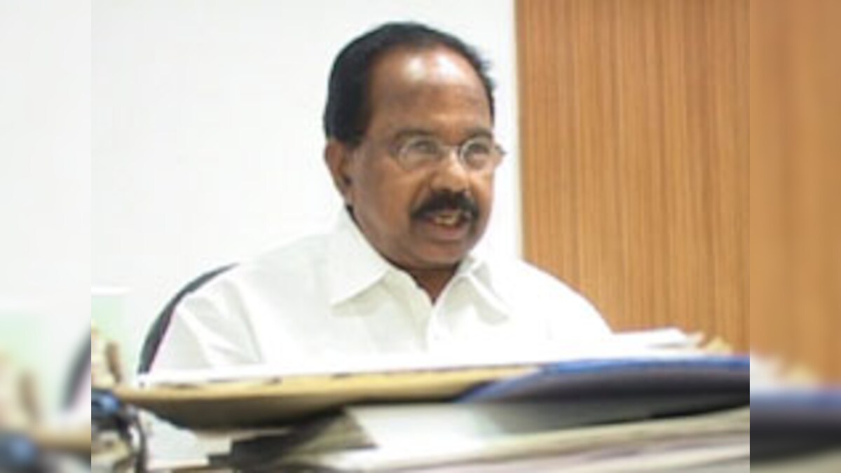 Moily lays down roadmap for quota - News18