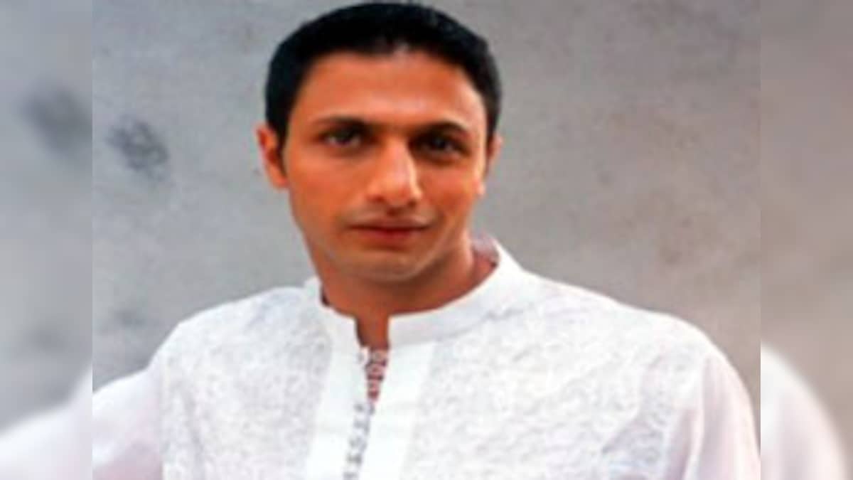 Tariq finally reunites with family - News18