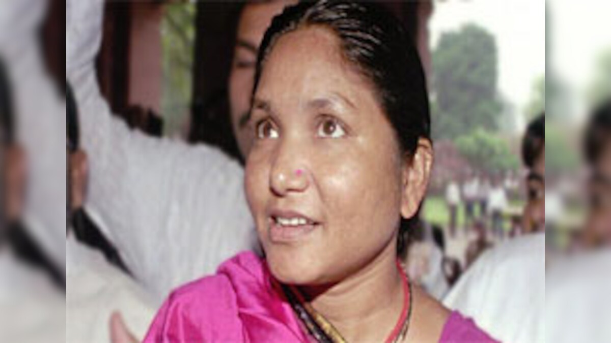 Phoolan Devi's statue unveiled - News18