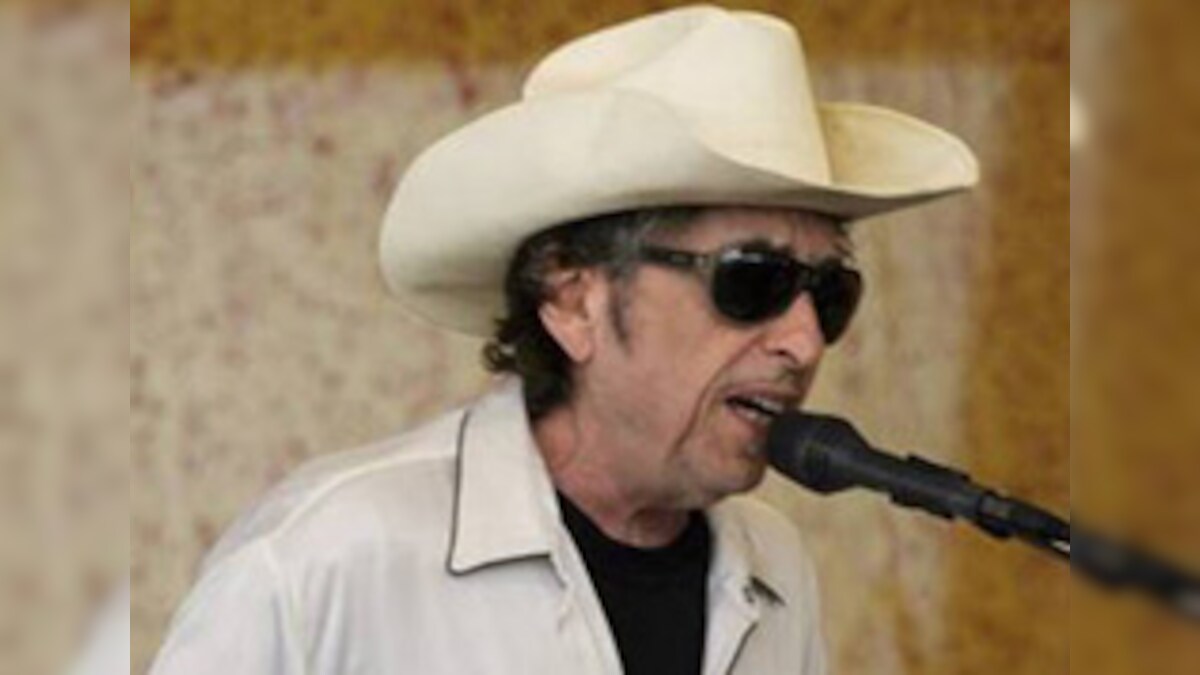 Pop 'prophet' Dylan faces Pope music - News18