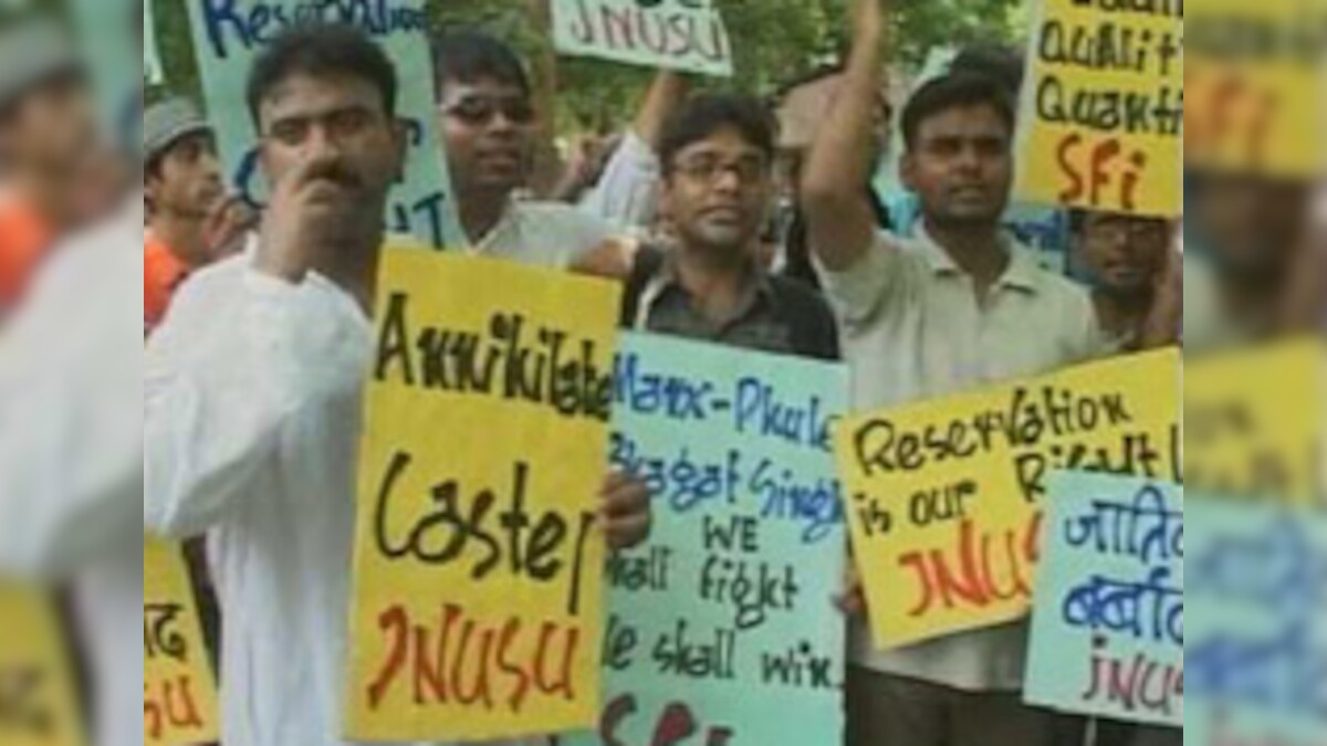 Pro-quota protesters storm Mumbai - News18