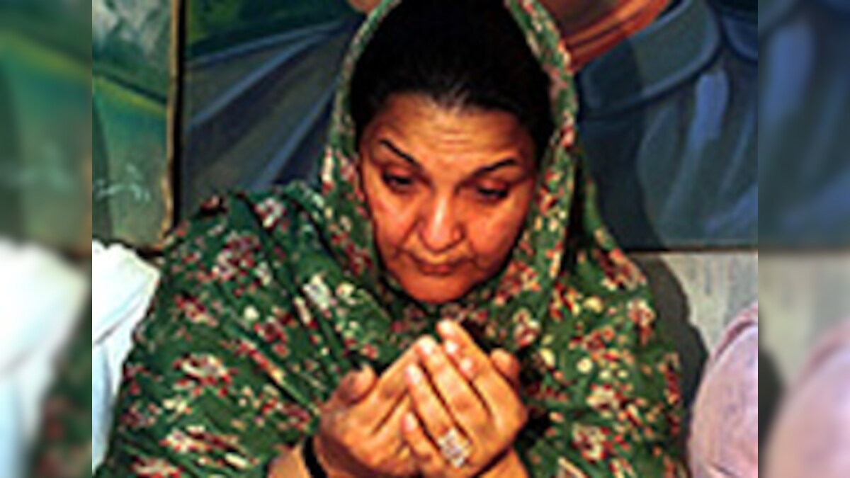 Sharif wife undergoes knee surgery in Delhi